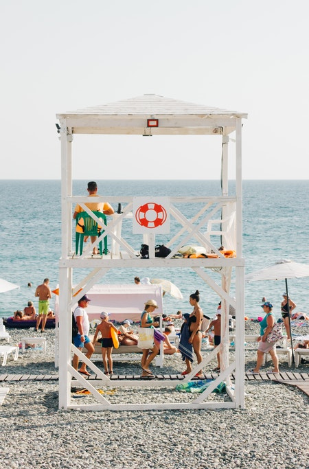 How to Become a Certified Lifeguard: Education and Career Roadmap